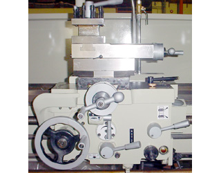Machine may be shown with optional accessories