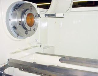 Machine may be shown with optional accessories